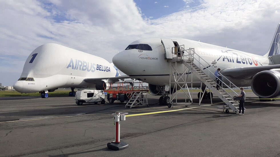 Vols paraboliques à bord de l’avion AirZéroG de Novespace | ISAE-ENSMA ...